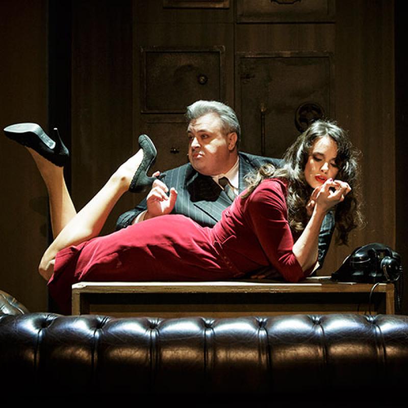 Jennifer Decker ・ Comédie-Française